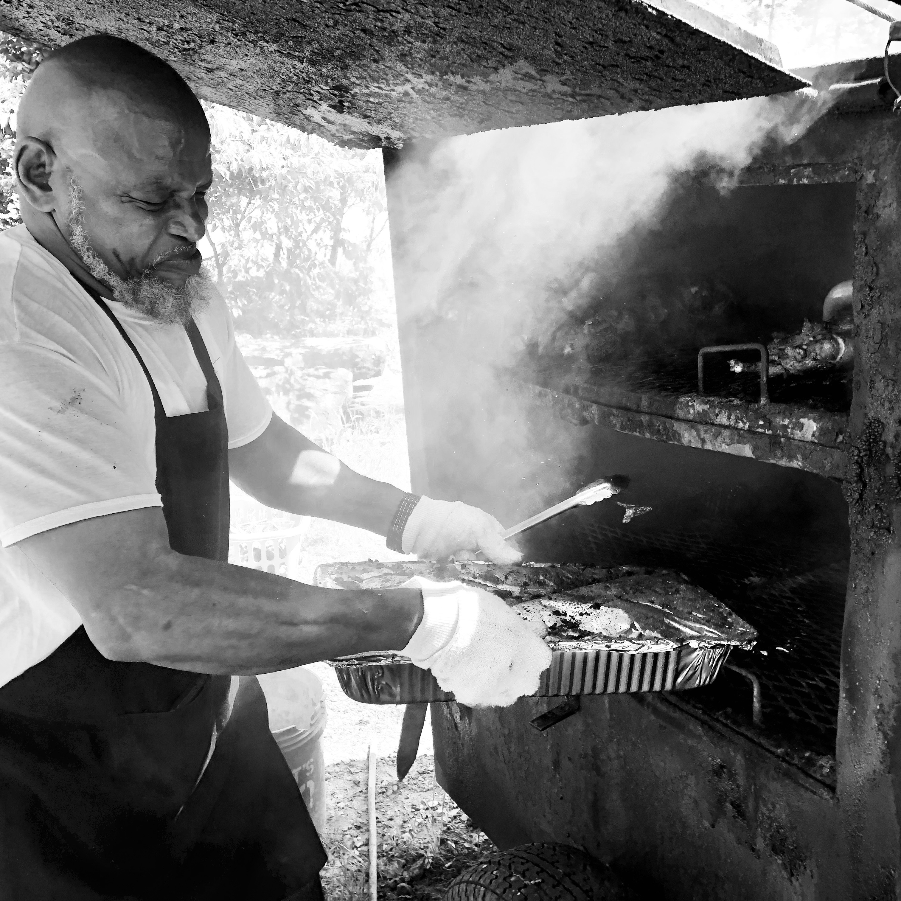 Hawk's Barbecue. This Old School Setup is the Real Deal. - WooPigFoodie